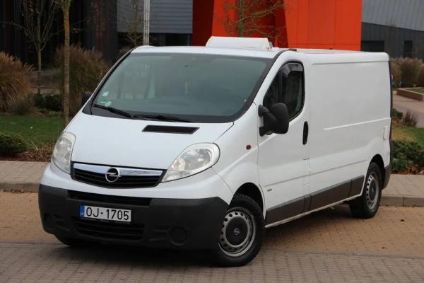 Balts Opel Vivaro 2011 Mārupe, ar dzinēja tilpumu 2.00 L un nobraukumu 244 tūkst. km par 6450 €, foto 2 vietnē AUTOMOTO.COM.LV