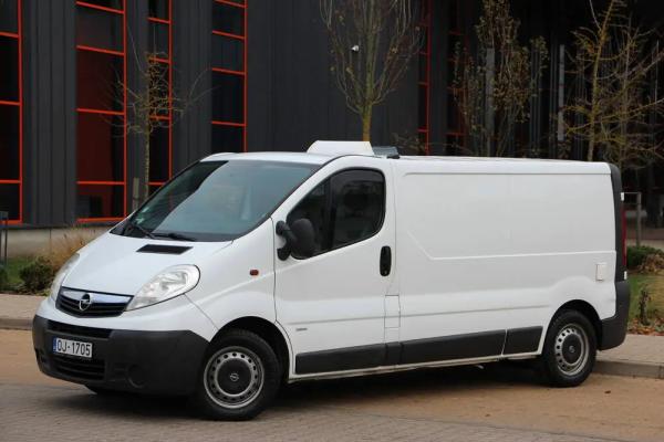 Balts Opel Vivaro 2011 Mārupe, ar dzinēja tilpumu 2.00 L un nobraukumu 244 tūkst. km par 6450 €, foto 3 vietnē AUTOMOTO.COM.LV