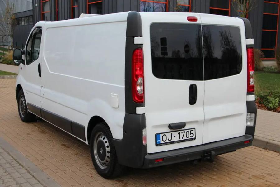 Balts Opel Vivaro 2011 Mārupe, ar dzinēja tilpumu 2.00 L un nobraukumu 244 tūkst. km par 6450 €, foto 6 vietnē AUTOMOTO.COM.LV