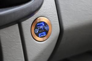 Balts Opel Vivaro 2011 Mārupe, ar dzinēja tilpumu 2.00 L un nobraukumu 244 tūkst. km par 6450 €, foto 15 vietnē AUTOMOTO.COM.LV