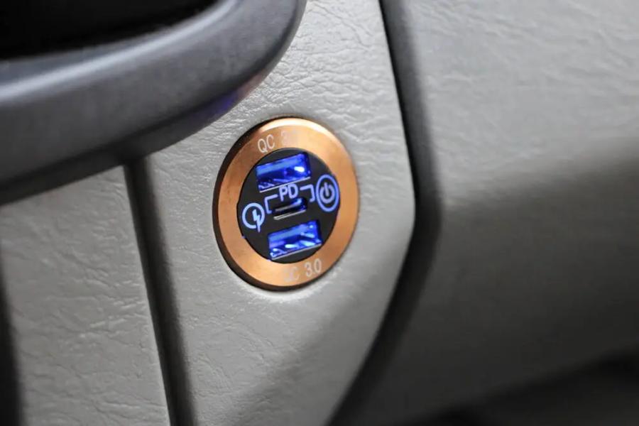Balts Opel Vivaro 2011 Mārupe, ar dzinēja tilpumu 2.00 L un nobraukumu 244 tūkst. km par 6450 €, foto 15 vietnē AUTOMOTO.COM.LV