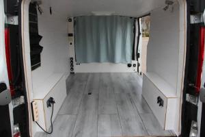 Balts Opel Vivaro 2011 Mārupe, ar dzinēja tilpumu 2.00 L un nobraukumu 244 tūkst. km par 6450 €, foto 17 vietnē AUTOMOTO.COM.LV