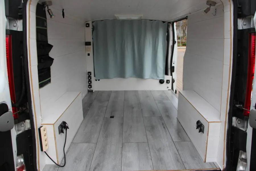 Balts Opel Vivaro 2011 Mārupe, ar dzinēja tilpumu 2.00 L un nobraukumu 244 tūkst. km par 6450 €, foto 17 vietnē AUTOMOTO.COM.LV