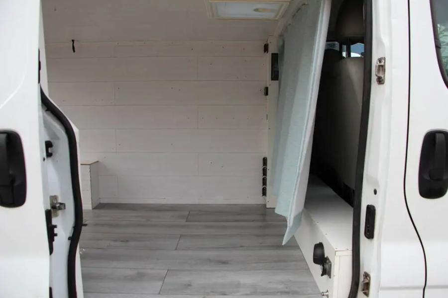 Balts Opel Vivaro 2011 Mārupe, ar dzinēja tilpumu 2.00 L un nobraukumu 244 tūkst. km par 6450 €, foto 18 vietnē AUTOMOTO.COM.LV