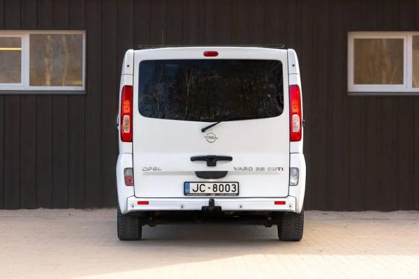 White Opel Vivaro 2011 in Jelgava, with an engine capacity of 2.50 L and mileage of 326 thousand km for 8700 €, photo 6 on AUTOMOTO.COM.LV
