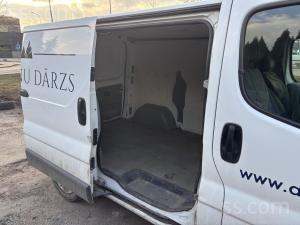 White Opel Vivaro 2011 in Riga, with an engine capacity of 2.00 L and mileage of 323 thousand km for 2100 €, photo 5 on AUTOMOTO.COM.LV