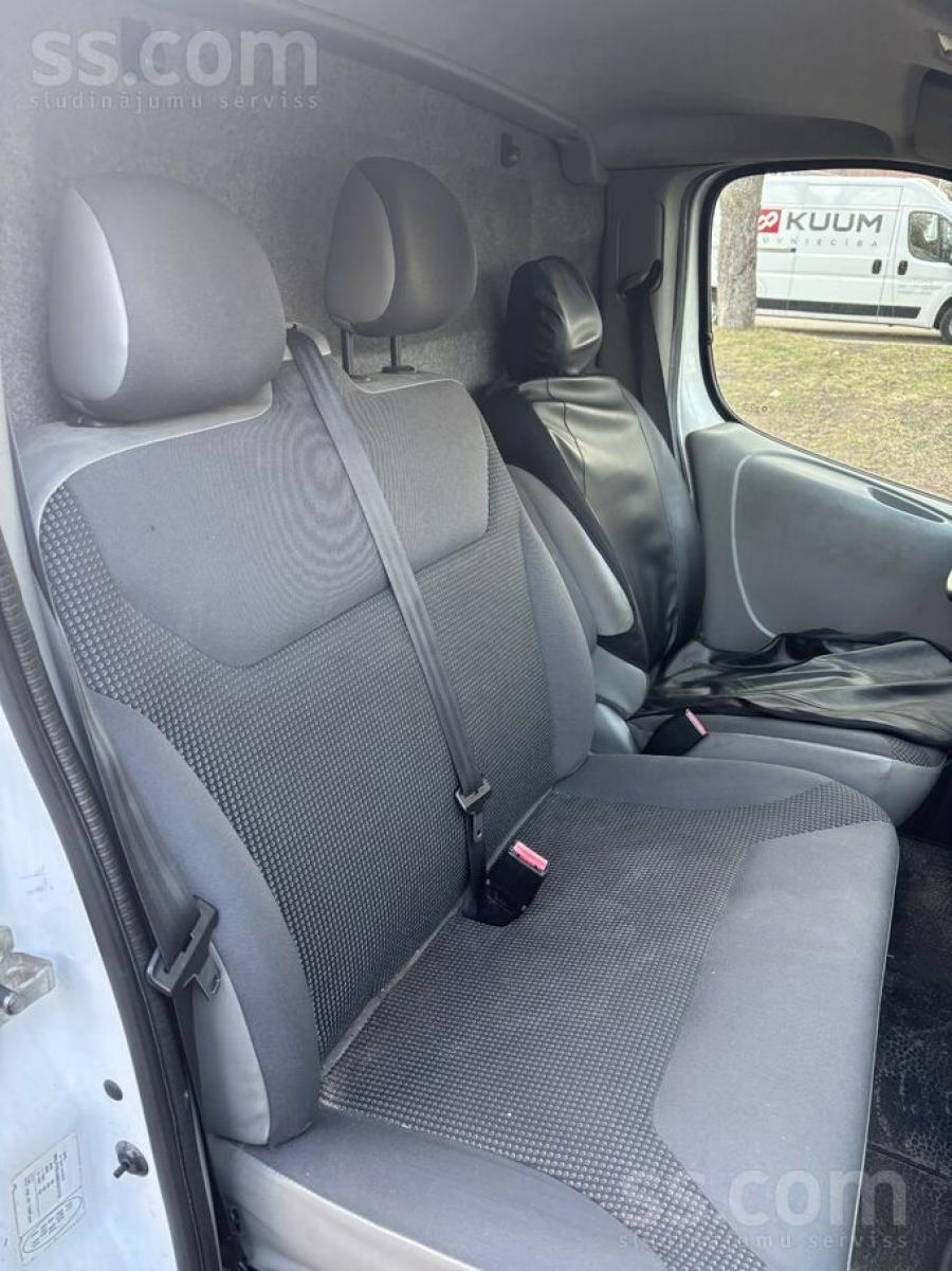 White Opel Vivaro 2011 in Riga, with an engine capacity of 2.00 L and mileage of 323 thousand km for 2100 €, photo 7 on AUTOMOTO.COM.LV