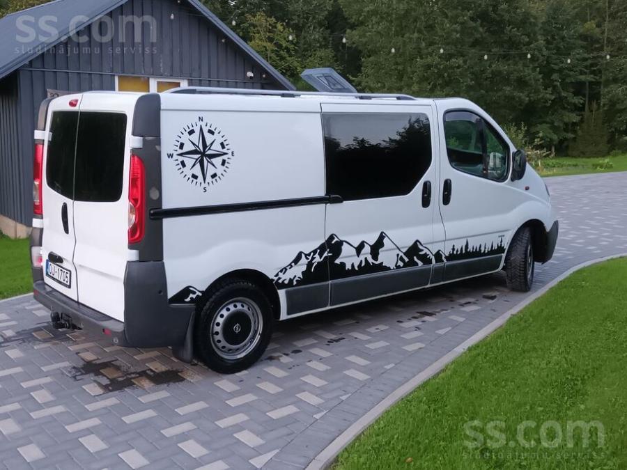 White Opel Vivaro 2011 in Talsi, with an engine capacity of 2.00 L and mileage of 260 thousand km for 7900 €, photo 4 on AUTOMOTO.COM.LV