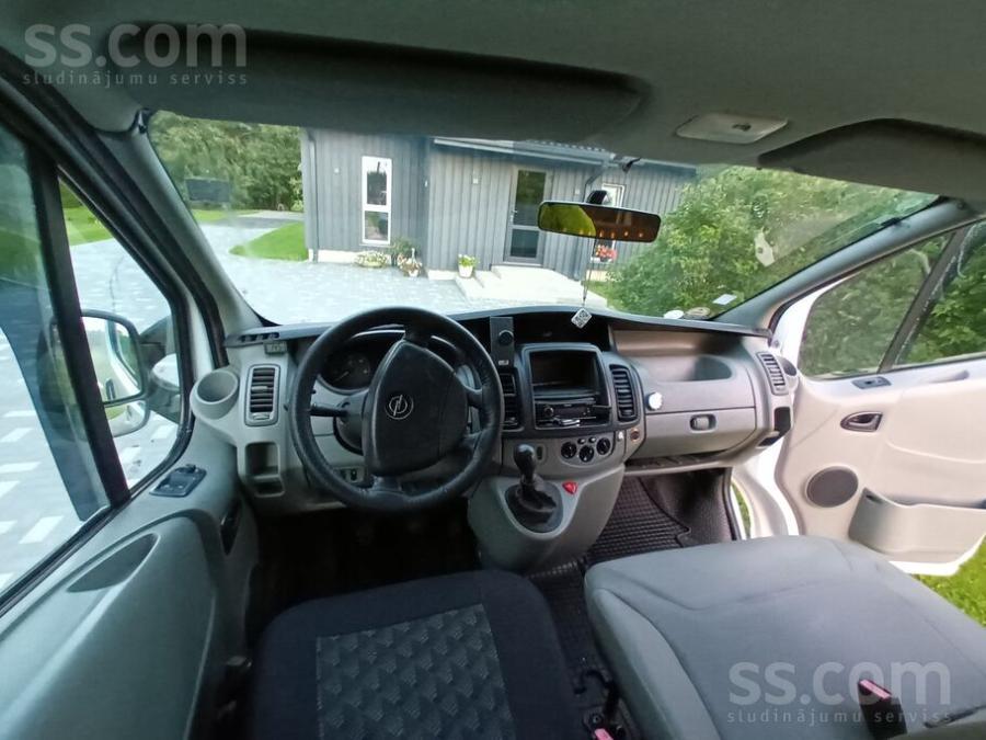 White Opel Vivaro 2011 in Talsi, with an engine capacity of 2.00 L and mileage of 260 thousand km for 7900 €, photo 6 on AUTOMOTO.COM.LV