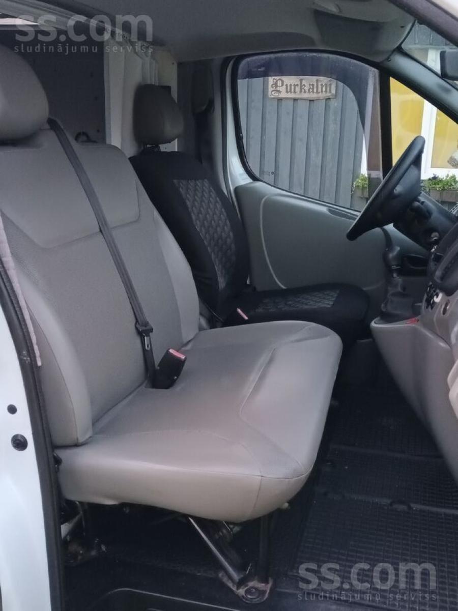White Opel Vivaro 2011 in Talsi, with an engine capacity of 2.00 L and mileage of 260 thousand km for 7900 €, photo 7 on AUTOMOTO.COM.LV