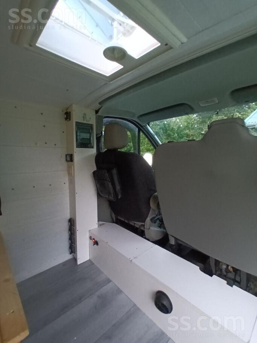 White Opel Vivaro 2011 in Talsi, with an engine capacity of 2.00 L and mileage of 260 thousand km for 7900 €, photo 8 on AUTOMOTO.COM.LV