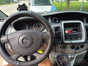 White Opel Vivaro 2011 in Valmiera, with an engine capacity of 2.00 L and mileage of 459 thousand km for 5500 €, photo 8 on AUTOMOTO.COM.LV