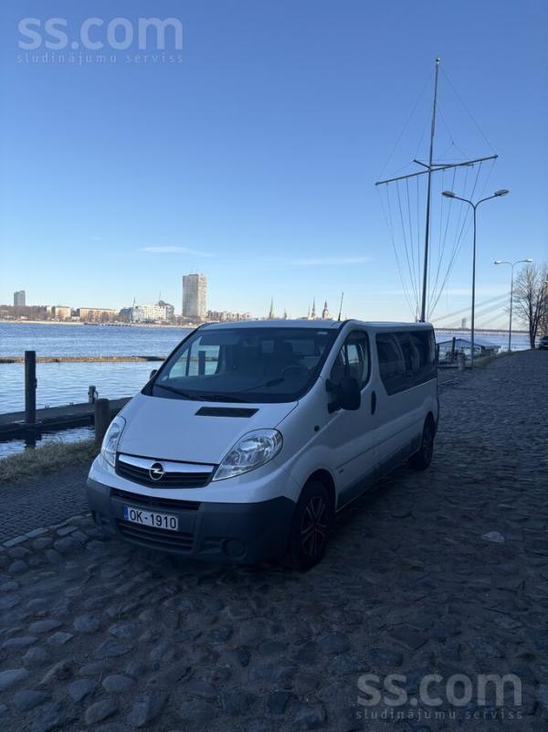 Balts Opel Vivaro 2012 Rīga, ar dzinēja tilpumu 2.00 L un nobraukumu 201 tūkst. km par 4800 €, foto 3 vietnē AUTOMOTO.COM.LV