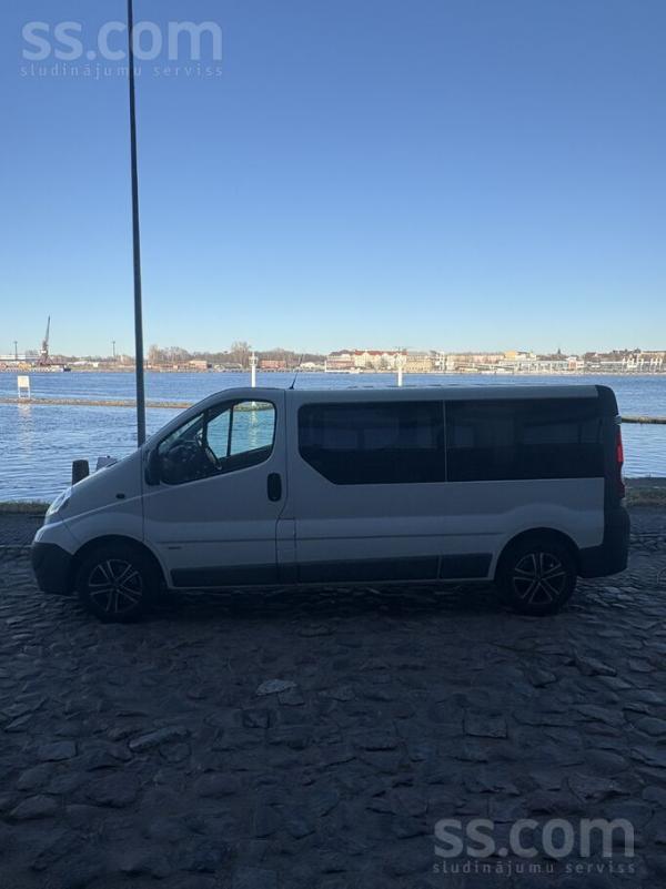 Balts Opel Vivaro 2012 Rīga, ar dzinēja tilpumu 2.00 L un nobraukumu 201 tūkst. km par 4800 €, foto 4 vietnē AUTOMOTO.COM.LV