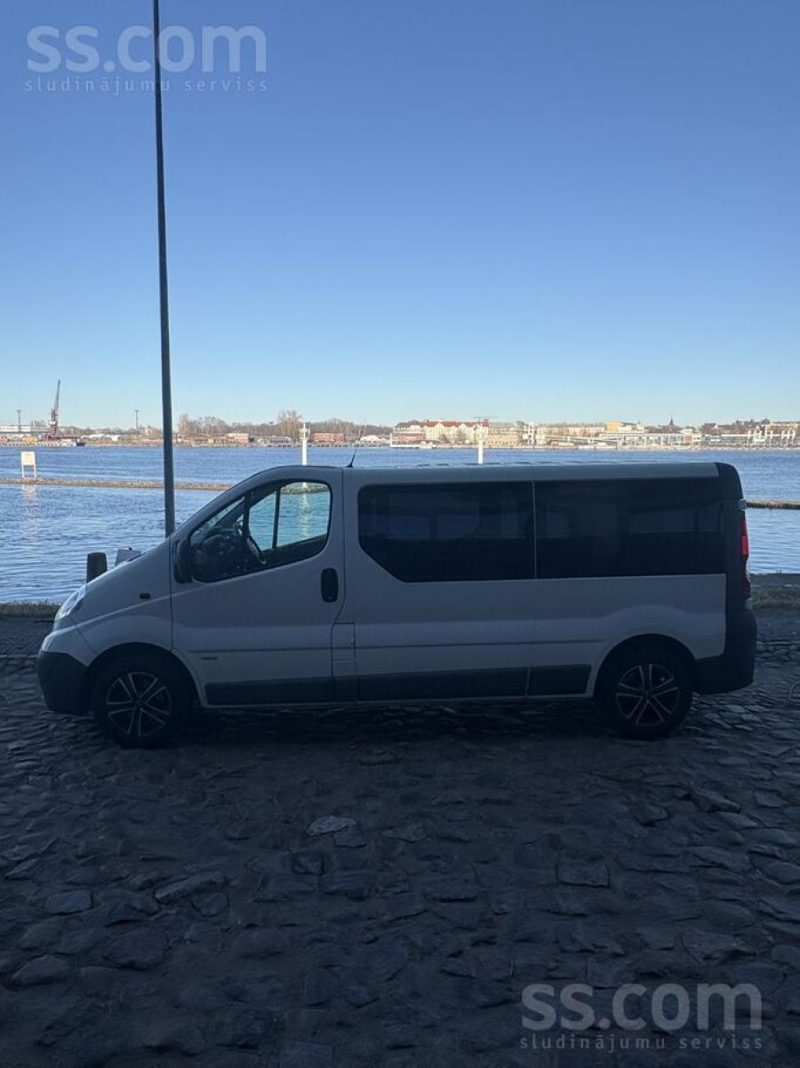 Balts Opel Vivaro 2012 Rīga, ar dzinēja tilpumu 2.00 L un nobraukumu 201 tūkst. km par 4800 €, foto 5 vietnē AUTOMOTO.COM.LV