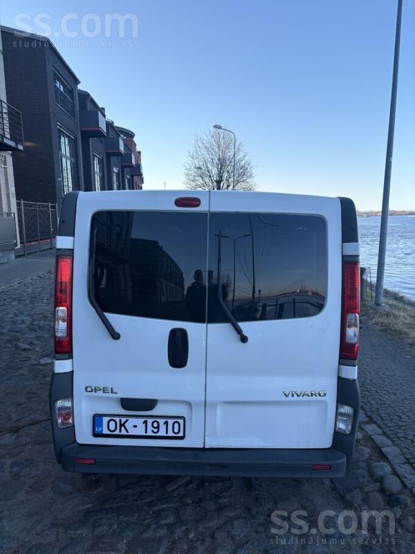 Balts Opel Vivaro 2012 Rīga, ar dzinēja tilpumu 2.00 L un nobraukumu 201 tūkst. km par 4800 €, foto 6 vietnē AUTOMOTO.COM.LV
