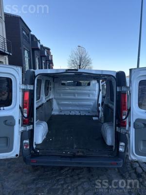 Balts Opel Vivaro 2012 Rīga, ar dzinēja tilpumu 2.00 L un nobraukumu 201 tūkst. km par 4800 €, foto 9 vietnē AUTOMOTO.COM.LV