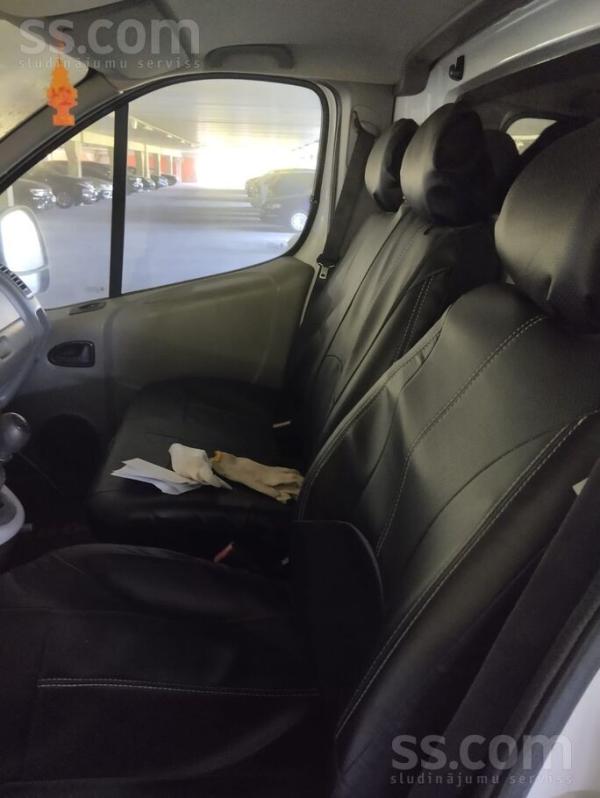 Balts Opel Vivaro 2012 Rīga, ar dzinēja tilpumu 2.00 L un nobraukumu 168 tūkst. km par 6300 €, foto 9 vietnē AUTOMOTO.COM.LV
