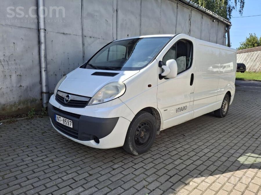White Opel Vivaro 2012 in Riga, with an engine capacity of 2.00 L and mileage of 321 thousand km for 3590 €, photo 1 on AUTOMOTO.COM.LV