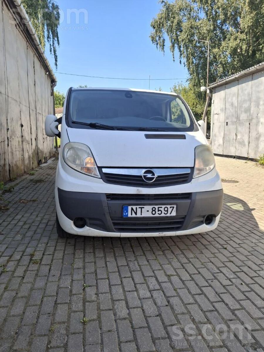 White Opel Vivaro 2012 in Riga, with an engine capacity of 2.00 L and mileage of 321 thousand km for 3590 €, photo 4 on AUTOMOTO.COM.LV
