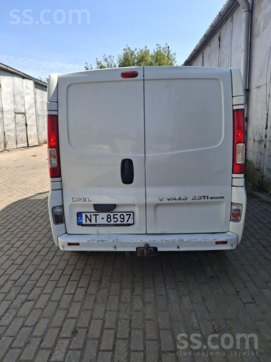 White Opel Vivaro 2012 in Riga, with an engine capacity of 2.00 L and mileage of 321 thousand km for 3590 €, photo 6 on AUTOMOTO.COM.LV