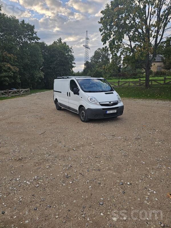 Balts Opel Vivaro 2012 Ogre, ar dzinēja tilpumu 2.00 L un nobraukumu 220 tūkst. km par 4000 €, foto 3 vietnē AUTOMOTO.COM.LV