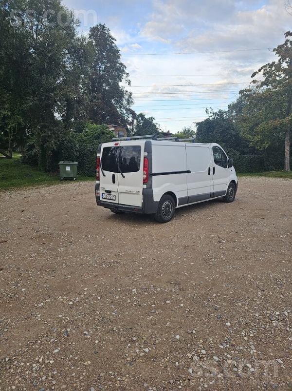 Balts Opel Vivaro 2012 Ogre, ar dzinēja tilpumu 2.00 L un nobraukumu 220 tūkst. km par 4000 €, foto 4 vietnē AUTOMOTO.COM.LV