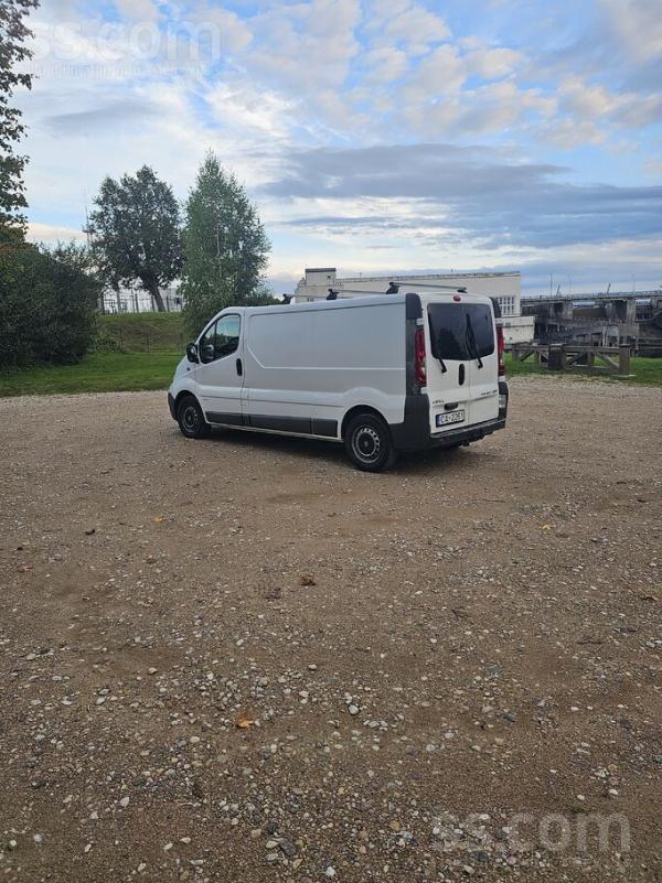 Balts Opel Vivaro 2012 Ogre, ar dzinēja tilpumu 2.00 L un nobraukumu 220 tūkst. km par 4000 €, foto 5 vietnē AUTOMOTO.COM.LV