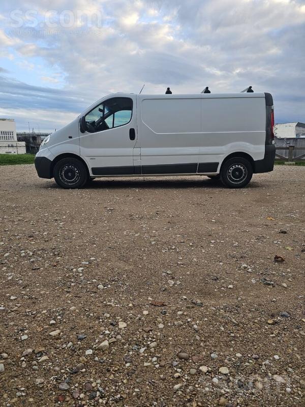 Balts Opel Vivaro 2012 Ogre, ar dzinēja tilpumu 2.00 L un nobraukumu 220 tūkst. km par 4000 €, foto 6 vietnē AUTOMOTO.COM.LV