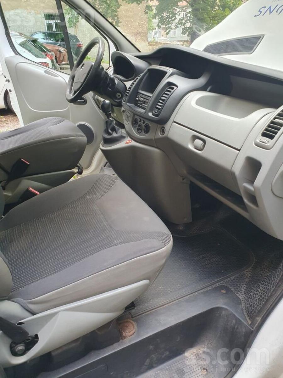 White Opel Vivaro 2012 in Riga, with an engine capacity of 2.00 L and mileage of 346 thousand km for 6800 €, photo 12 on AUTOMOTO.COM.LV