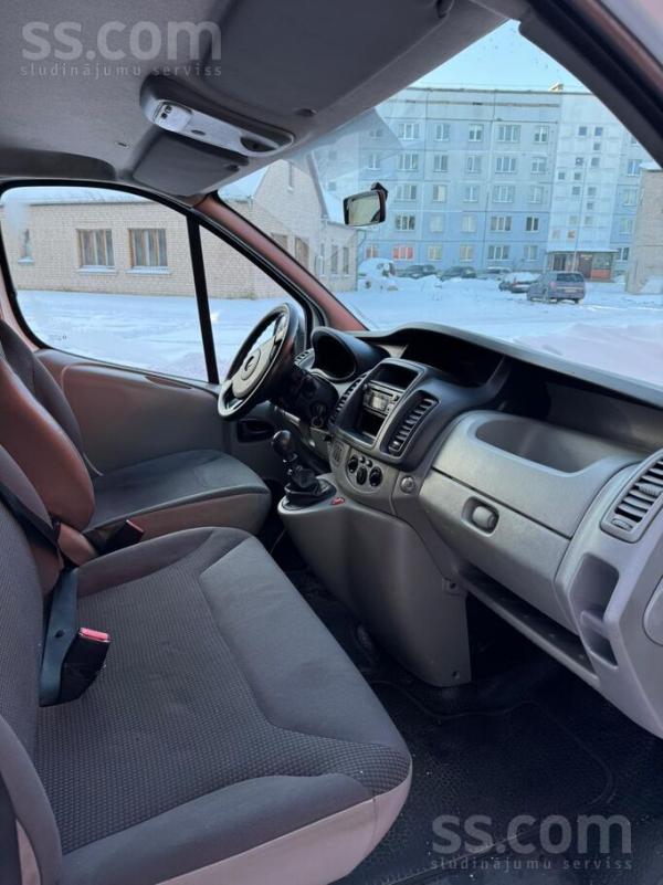 White Opel Vivaro 2013 in Daugavpils, with an engine capacity of 2.00 L and mileage of 326 thousand km for 4500 €, photo 4 on AUTOMOTO.COM.LV
