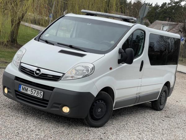 White Opel Vivaro 2013 in Riga, with an engine capacity of 2.00 L and mileage of 235 thousand km for 6450 €, photo 1 on AUTOMOTO.COM.LV