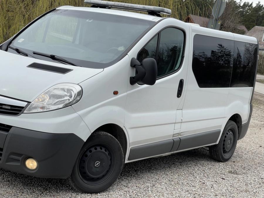 Balts Opel Vivaro 2013 Rīga, ar dzinēja tilpumu 2.00 L un nobraukumu 235 tūkst. km par 6450 €, foto 10 vietnē AUTOMOTO.COM.LV