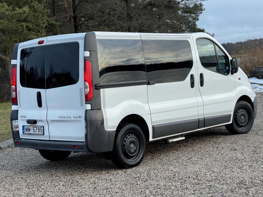 Balts Opel Vivaro 2013 Rīga, ar dzinēja tilpumu 2.00 L un nobraukumu 235 tūkst. km par 6450 €, foto 25 vietnē AUTOMOTO.COM.LV