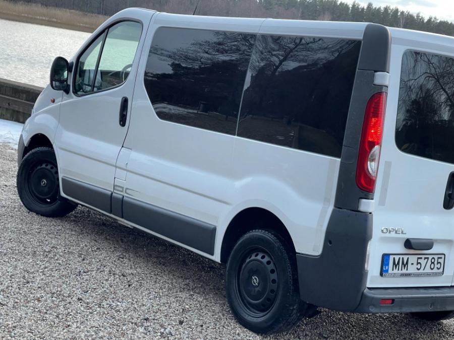 Balts Opel Vivaro 2013 Rīga, ar dzinēja tilpumu 2.00 L un nobraukumu 235 tūkst. km par 6450 €, foto 33 vietnē AUTOMOTO.COM.LV