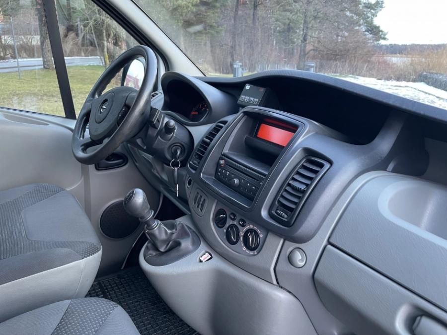 Balts Opel Vivaro 2013 Rīga, ar dzinēja tilpumu 2.00 L un nobraukumu 235 tūkst. km par 6450 €, foto 37 vietnē AUTOMOTO.COM.LV