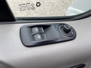Balts Opel Vivaro 2013 Rīga, ar dzinēja tilpumu 2.00 L un nobraukumu 235 tūkst. km par 6450 €, foto 41 vietnē AUTOMOTO.COM.LV
