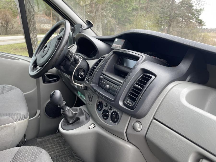Balts Opel Vivaro 2013 Rīga, ar dzinēja tilpumu 2.00 L un nobraukumu 235 tūkst. km par 6450 €, foto 46 vietnē AUTOMOTO.COM.LV