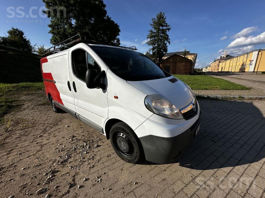 White Opel Vivaro 2013 in Daugavpils, with an engine capacity of 2.00 L and mileage of 328 thousand km for 5299 €, photo 4 on AUTOMOTO.COM.LV
