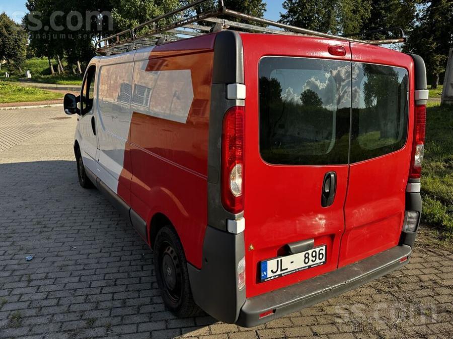 White Opel Vivaro 2013 in Daugavpils, with an engine capacity of 2.00 L and mileage of 328 thousand km for 5299 €, photo 8 on AUTOMOTO.COM.LV