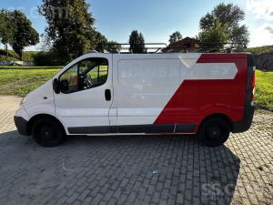 White Opel Vivaro 2013 in Daugavpils, with an engine capacity of 2.00 L and mileage of 328 thousand km for 5299 €, photo 9 on AUTOMOTO.COM.LV