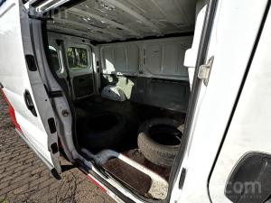 White Opel Vivaro 2013 in Daugavpils, with an engine capacity of 2.00 L and mileage of 328 thousand km for 5299 €, photo 13 on AUTOMOTO.COM.LV