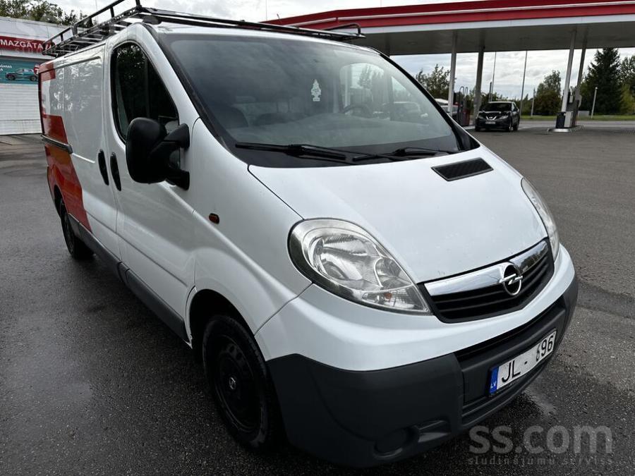 White Opel Vivaro 2013 in Daugavpils, with an engine capacity of 2.00 L and mileage of 328 thousand km for 5300 €, photo 5 on AUTOMOTO.COM.LV