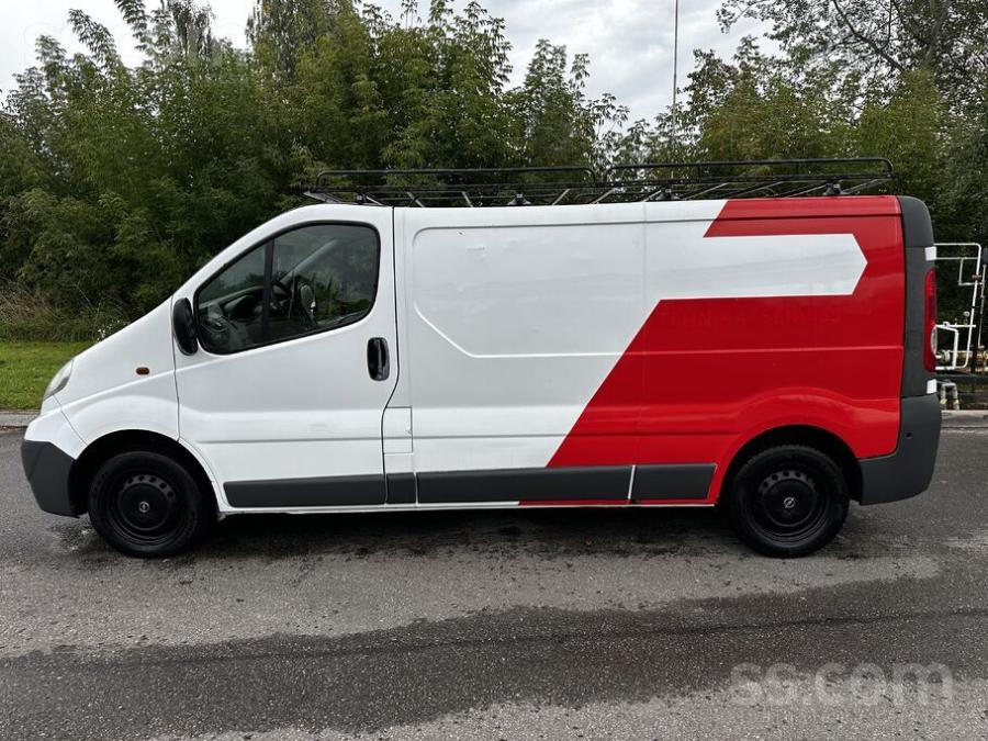 White Opel Vivaro 2013 in Daugavpils, with an engine capacity of 2.00 L and mileage of 328 thousand km for 5300 €, photo 10 on AUTOMOTO.COM.LV