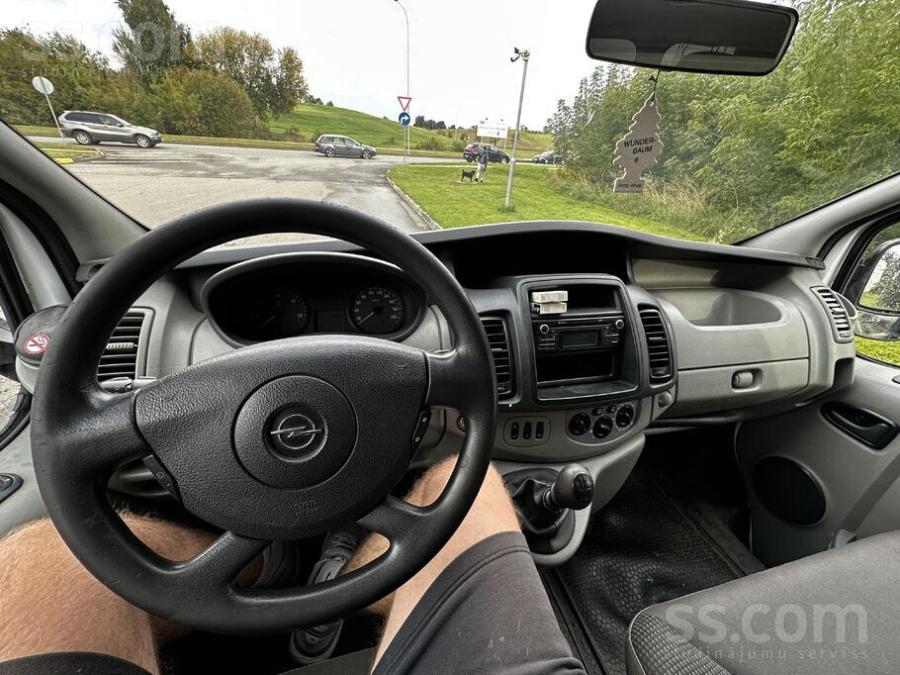 White Opel Vivaro 2013 in Daugavpils, with an engine capacity of 2.00 L and mileage of 328 thousand km for 5300 €, photo 14 on AUTOMOTO.COM.LV
