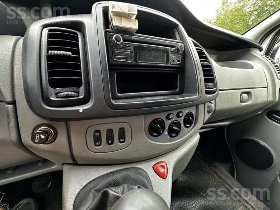 White Opel Vivaro 2013 in Daugavpils, with an engine capacity of 2.00 L and mileage of 328 thousand km for 5300 €, photo 15 on AUTOMOTO.COM.LV
