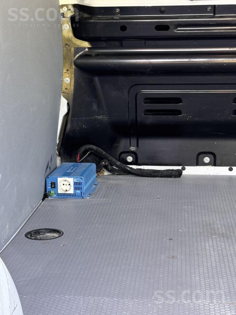 Balts Opel Vivaro 2014 Rīga, ar dzinēja tilpumu 1.60 L un nobraukumu 263 tūkst. km par 6500 €, foto 7 vietnē AUTOMOTO.COM.LV