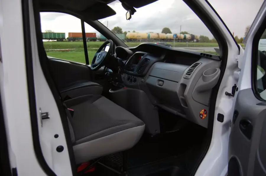 Balts Opel Vivaro 2014 Jēkabpils, ar dzinēja tilpumu 2.00 L un nobraukumu 254 tūkst. km par 10900 €, foto 10 vietnē AUTOMOTO.COM.LV