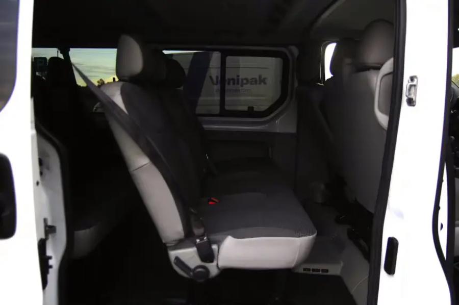 Balts Opel Vivaro 2014 Jēkabpils, ar dzinēja tilpumu 2.00 L un nobraukumu 254 tūkst. km par 10900 €, foto 12 vietnē AUTOMOTO.COM.LV