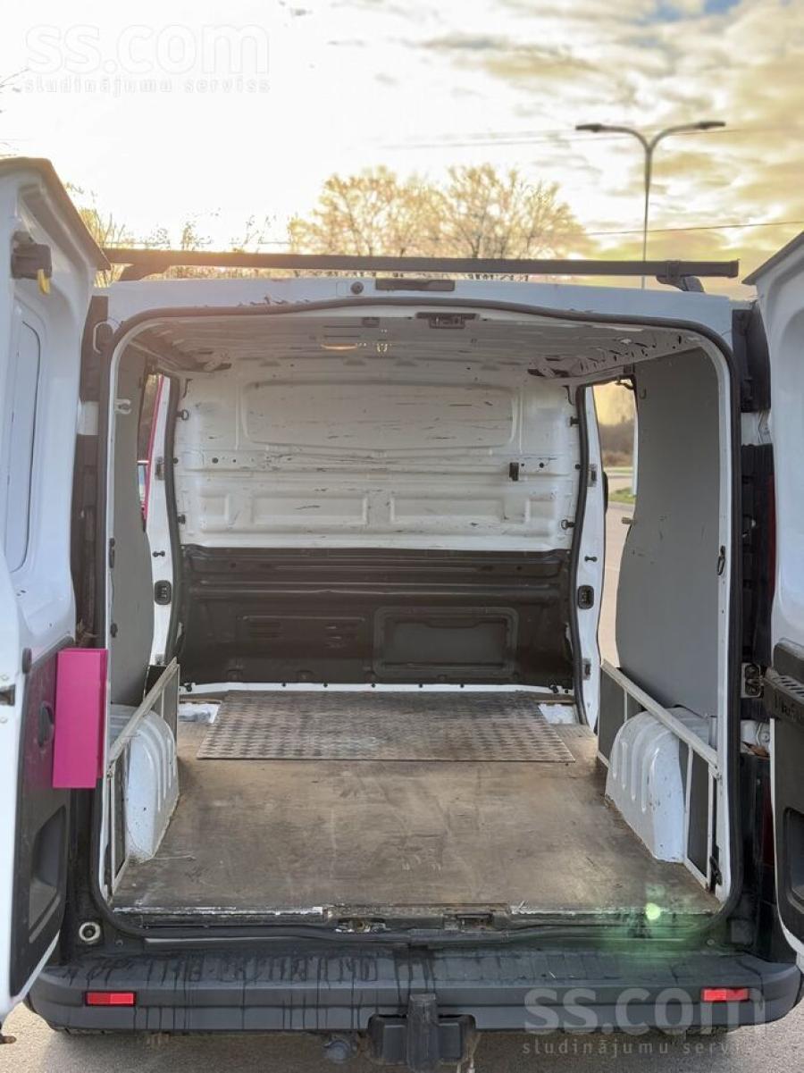 Balts Opel Vivaro 2015 Rīga, ar dzinēja tilpumu 1.60 L un nobraukumu 150 tūkst. km par 6700 €, foto 9 vietnē AUTOMOTO.COM.LV